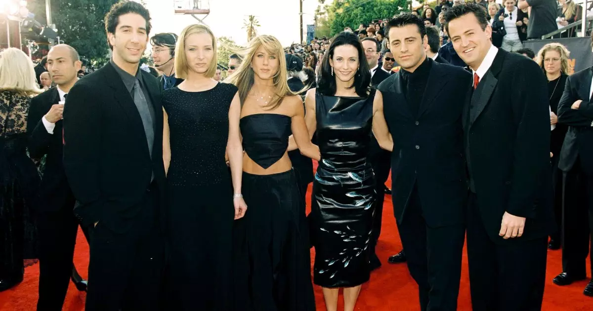 Mga Net Worth ng Cast ng 'Friends': Jennifer Aniston, Matthew Perry, Higit Pa