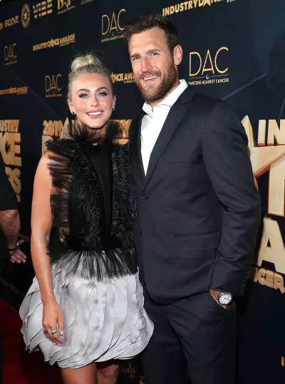 Η Julianne Hough και η Brooks Laich ενθουσιάστηκαν το νέο έτος