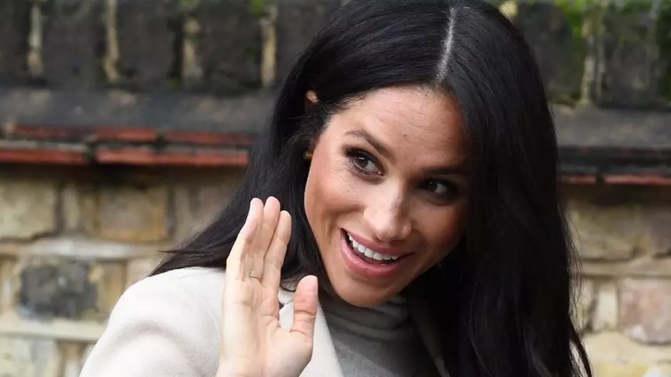 Meghan Markle besicht Mayhew