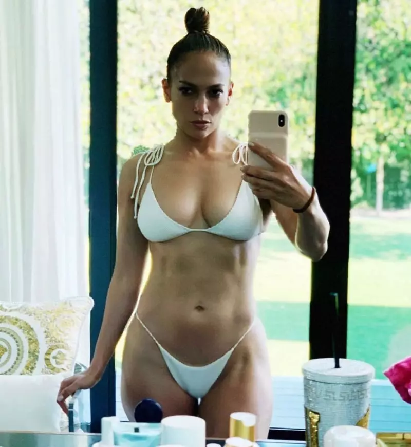 Awọn fọto Jennifer Lopez Ab: Singer Flaunting Toned Stomach 4