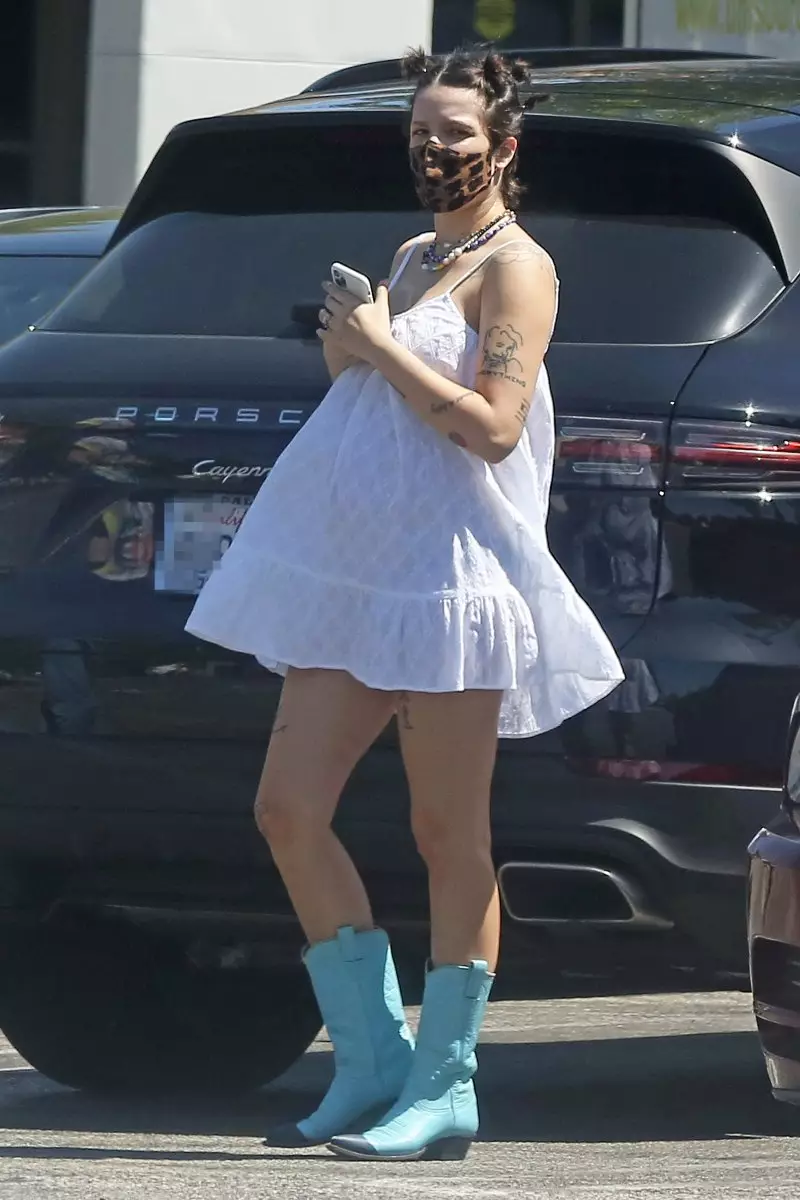 halsey-ferlovingsring-geroften-baby-bump