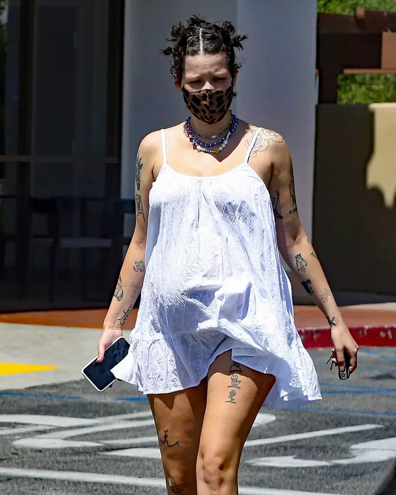 halsey-ferlovingsring-geroften-baby-bump