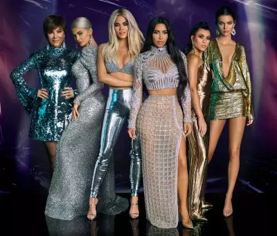 Kylie-Jenner-Ndiye-Akapfuma-Kardashian-Jenner-Cast-Photo