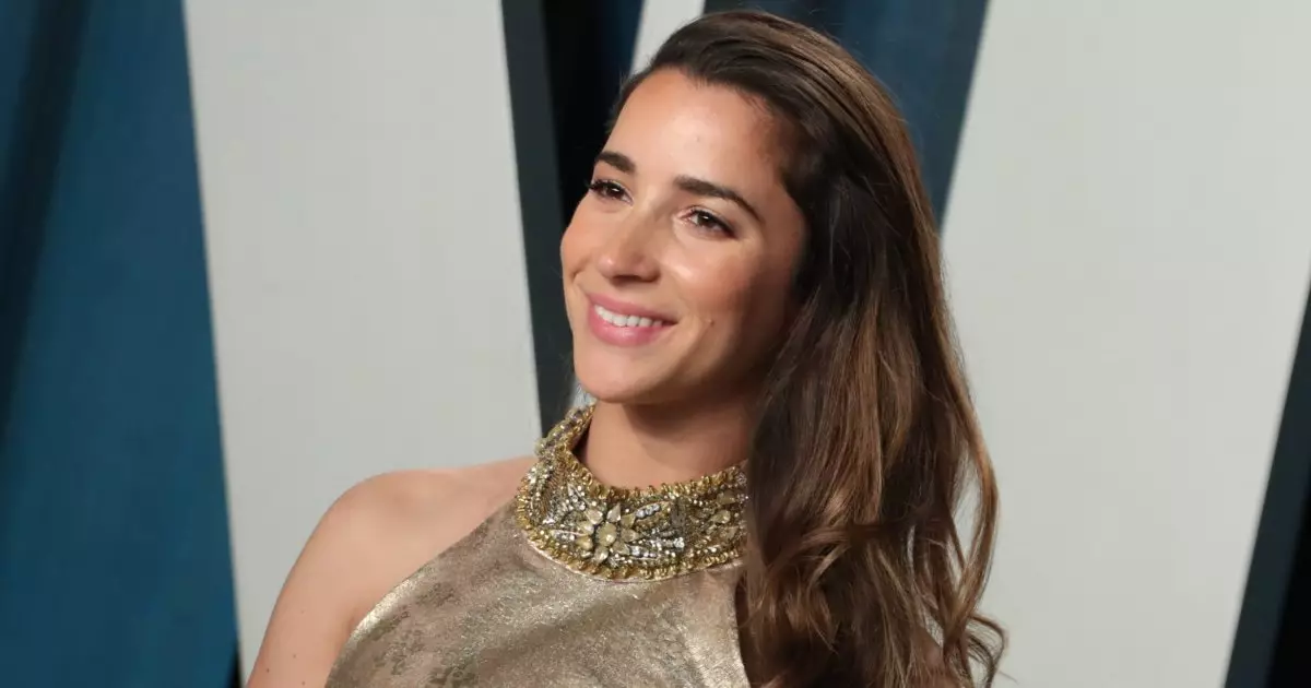 Aly Raisman Kongsi Foto Bikini Tidak Disentuh Dengan Mesej Berkuasa