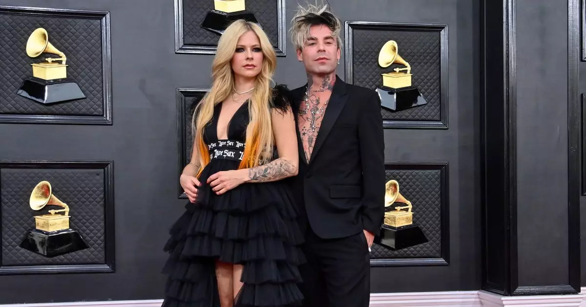 Avril Lavigne, Mod Sun Bertunang Selepas Cadangan Romantik di Paris