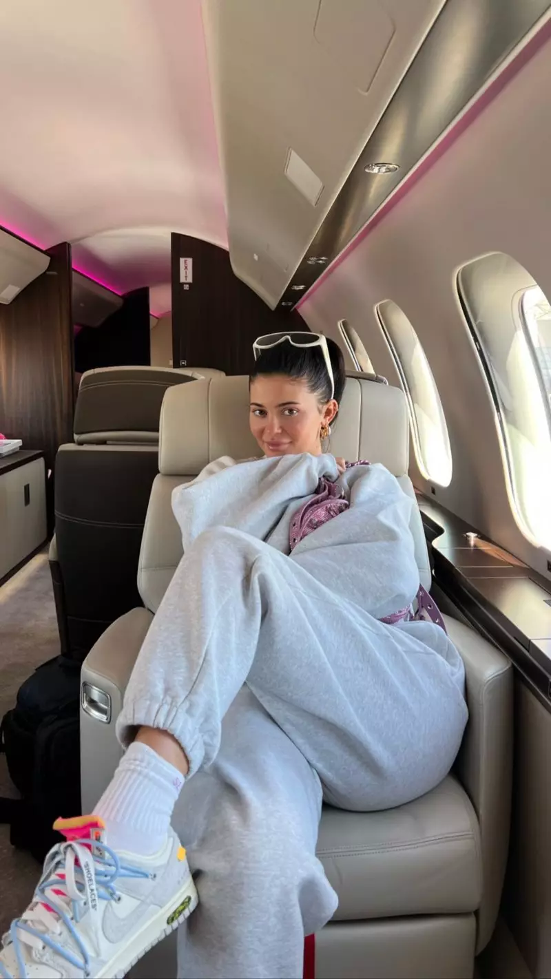 Obilazak aviona Kylie Jenner