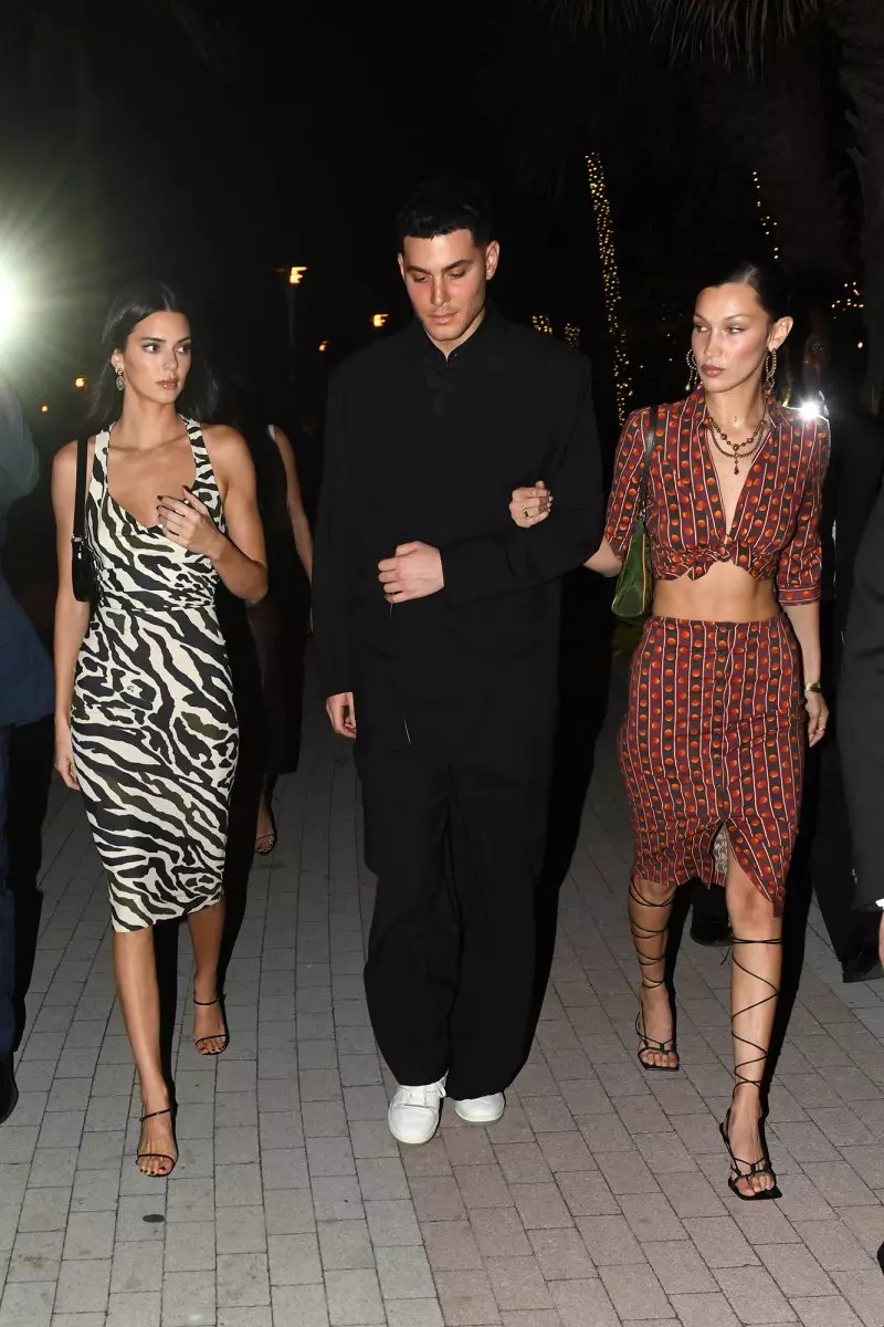 Hailey Bieber, Bella Hadid und Kendall Jenner nehmen an einer Hochzeit in Miami teil