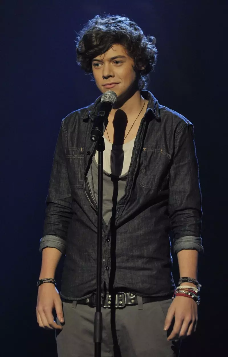 Harry Styles One Direction anivèsè 10 ane