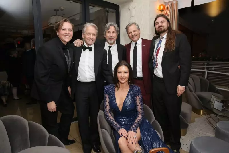 A.B. Cassidy, Michael Douglas, Peter Farrelly, Catherine Zeta-Jones, Viggo Mortensen in Henry Mortensen Po zabavi po podelitvi nagrad Netflix 2019 SAG