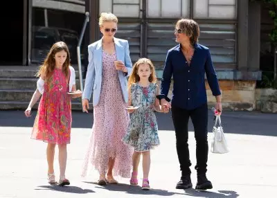 Nicole Kidmnan, Keith Urban, Mga Bata, Naglalakad