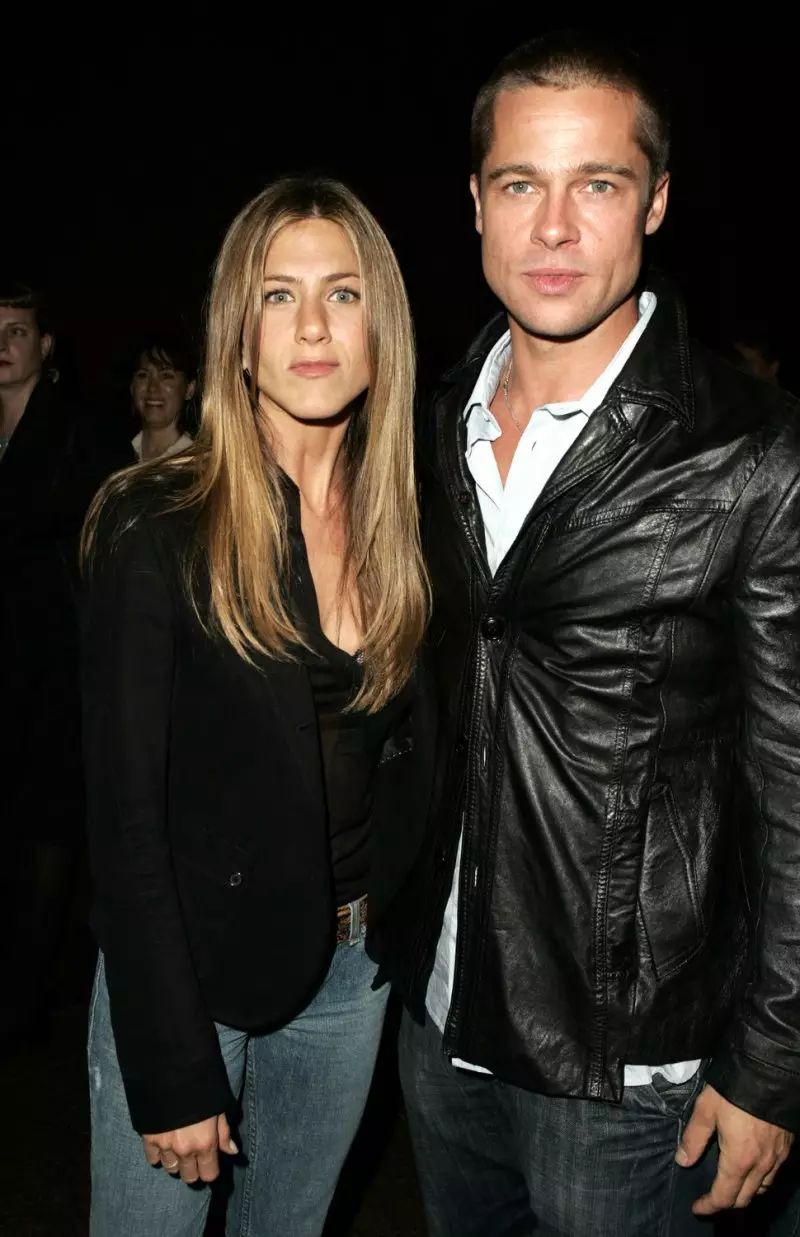 Brad Pitt Jen Aniston ayaa dib u tuuray 7