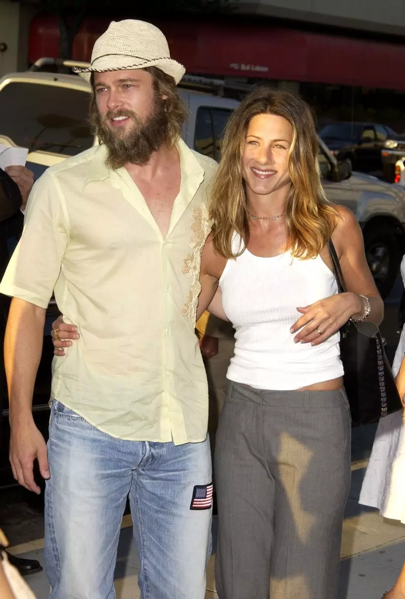 Brad Pitt Jen Aniston ayaa dib u tuuray 12