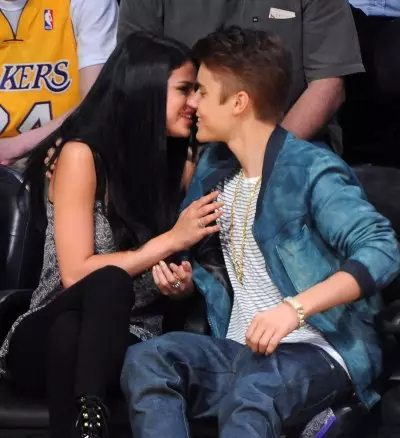 Justin Bieber ak Selena Gomez Relasyon Timeline Bo nan jwèt Lakers