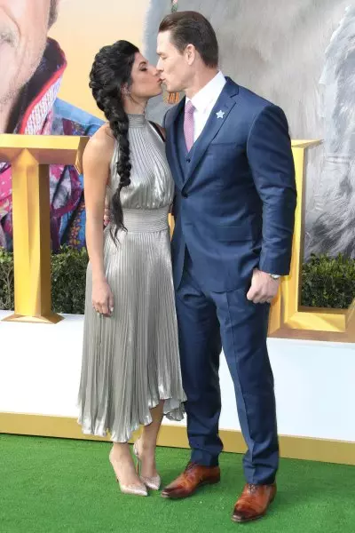 U-John Cena no-Shay Shariatzadeh Kiss ku-Dolittle Red Carpet