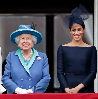 Kráľovná Alžbeta s Meghan Markle