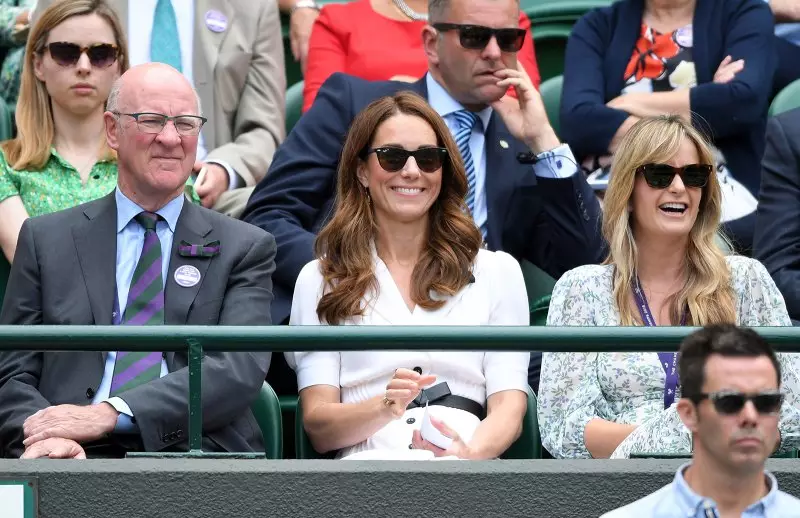 Kate Middleton Dharka cad ee Wimbledon Tennis Maalinta 2