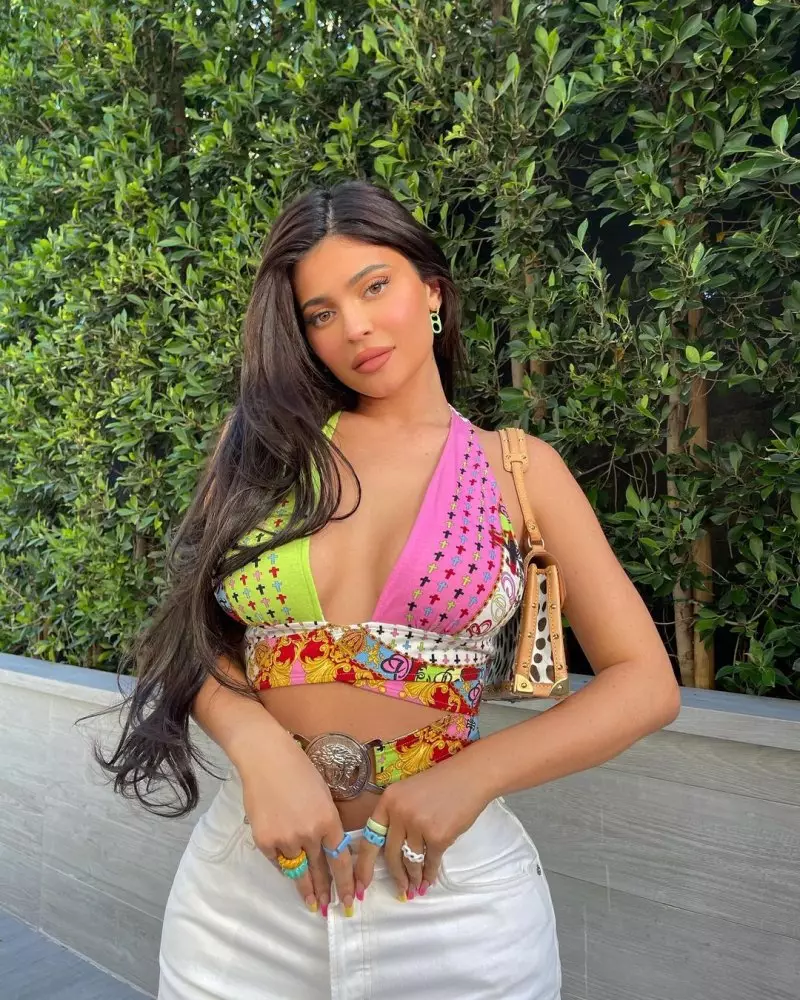 Kylie Jenner Atha Kukhala Wokongola Mu Chovala Chilichonse! Onani Nthawi Zake Zabwino Kwambiri Zopanda Pazaka: Zithunzi