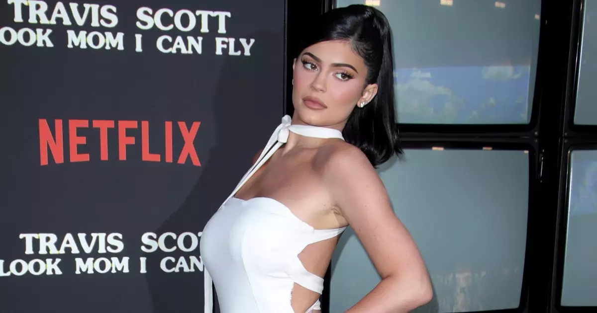 Kylie Jenner Berada dalam 'Tidak Tergesa-gesa' untuk Dapatkan 'Badan Kembali Dalam Bentuk' Selepas Lahir