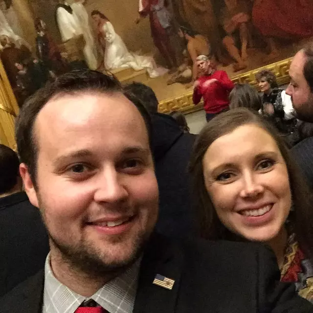 Josh, PDA ni Anna Duggar sa Child Porn Pretrial Human sa Baby No. 7