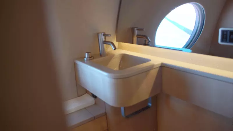 Вижте снимки на частния самолет на Ким Кардашиян „Kim Air“: „Исках да се чувствам като продължение на мен“