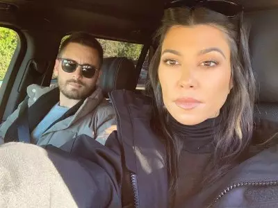 Kourtney Kardashian och Scott Disick utgör ett fantastiskt samföräldrateam när de är på semester med Kim Kardashians Kids