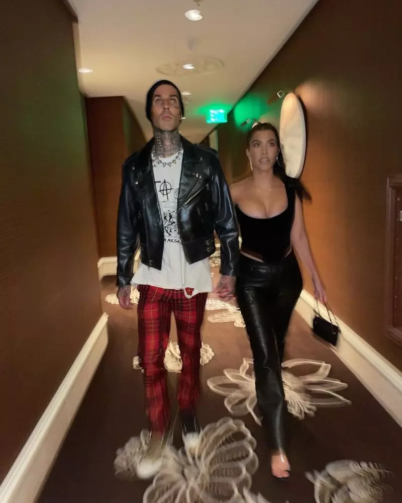 Abana ba Travis Barker Bakira Amafoto ya PDA Vegas Na Kourtney 2