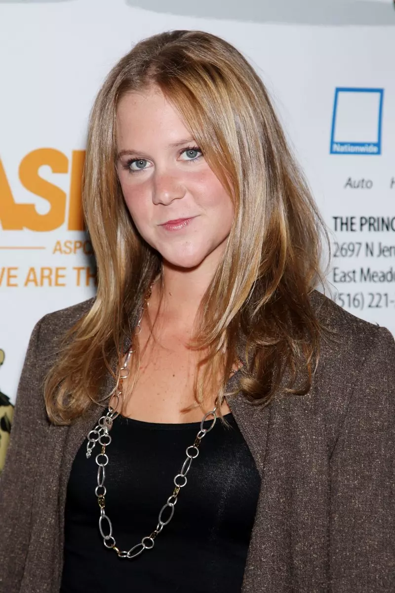 Amy Schumer ทำศัลยกรรมพลาสติกหรือไม่? ภาพถ่ายการเปลี่ยนแปลง 2009