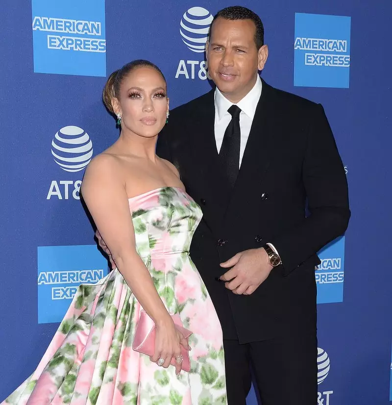 Penampilan Karpet Merah Pertama Jennifer Lopez lan A-Rod ing 2020 Apik banget