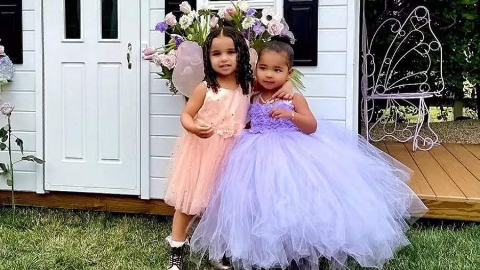 Dream Kardashian en True Thompson hingje út op Stormi Webster's Party