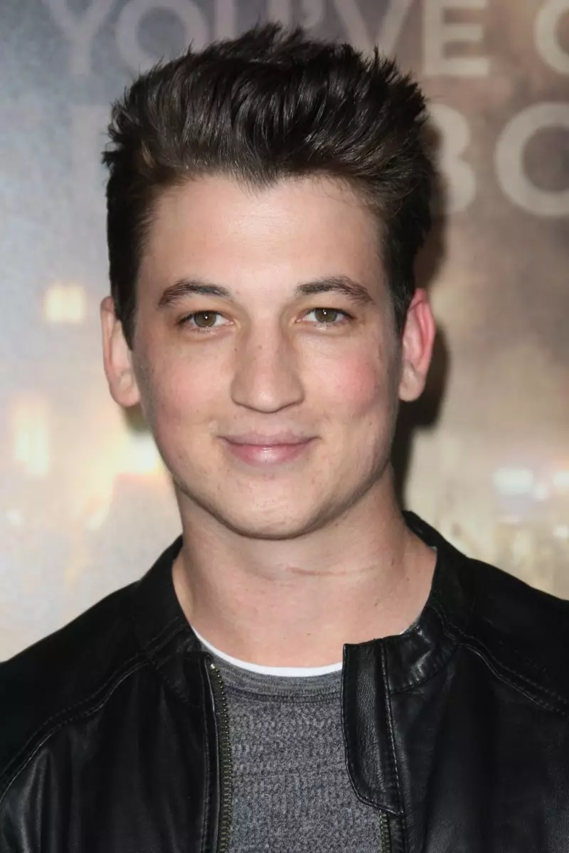 ער האט די קוקן! זען די טראַנספאָרמאַציע פון Miles Teller איבער די יאָרן: פאָטאָס דעמאָלט און איצט