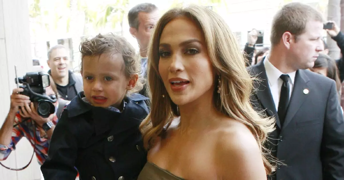 Jennifer Lopez, Son Max Transformation របស់ Marc Anthony: រូបភាព