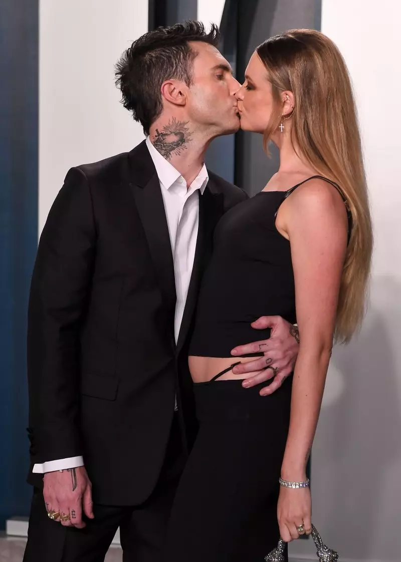 Adam Levine và Behati Prinsloo tại Oscars Afterparty