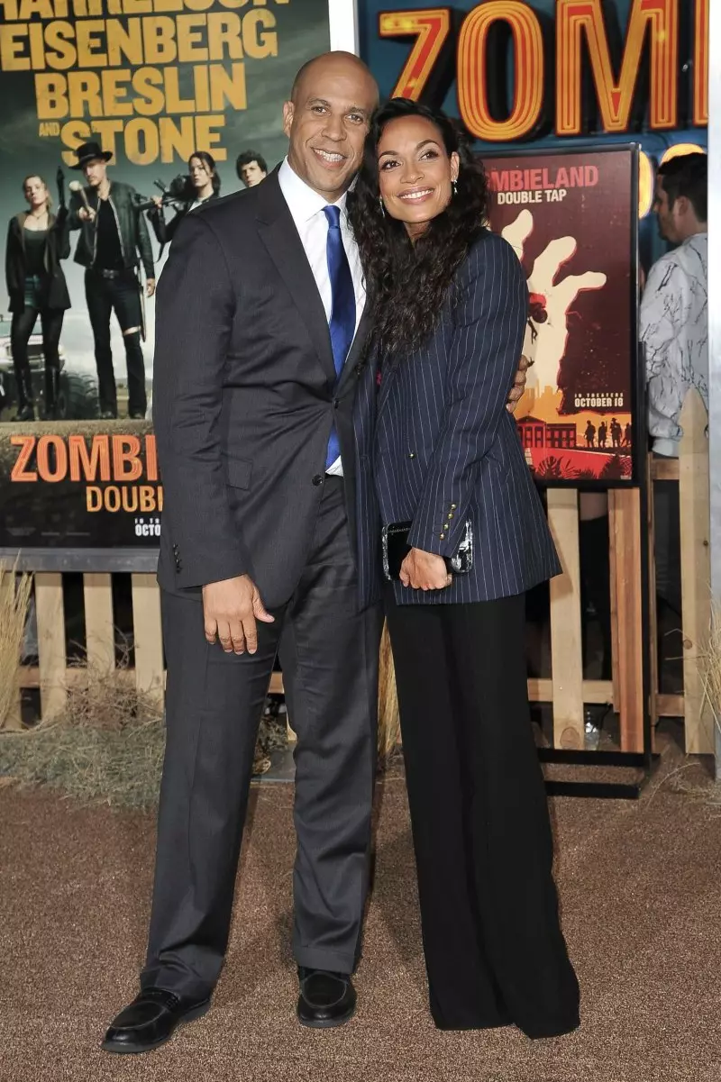 Celeb-couple-with-age-gap-rosario-dawson-cory-booker