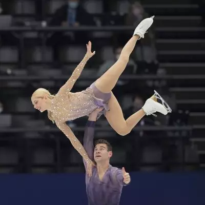 Its Back Pogledajte koji osvajači olimpijskih medalja se pridružuju 2022 Stars Ice Tour Alexa Knierim i Brandon Frazier