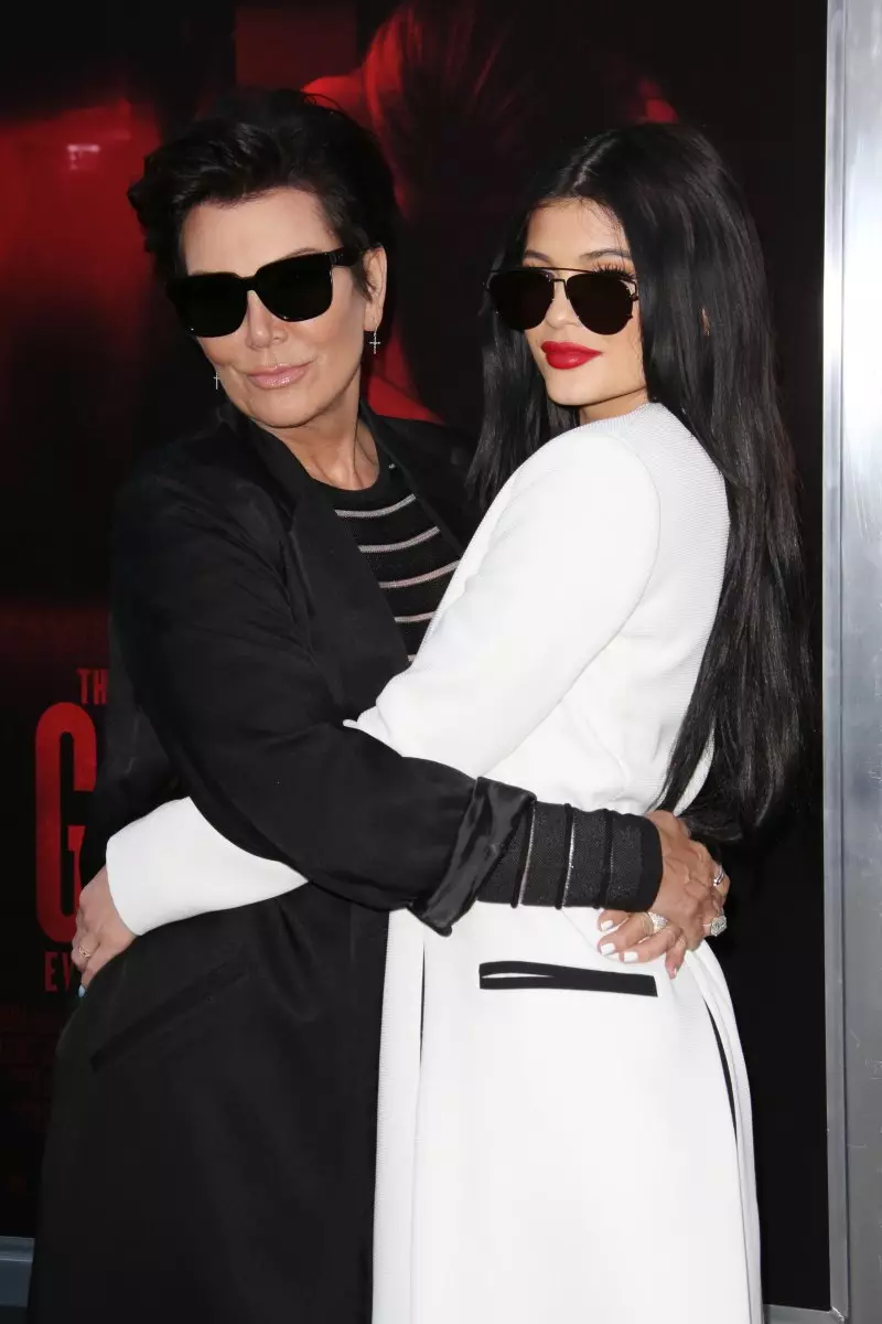 זען טאָפּל! Kylie און Kris Jenner ס בעסטער צווילינג מאָמענץ איבער די יאָרן