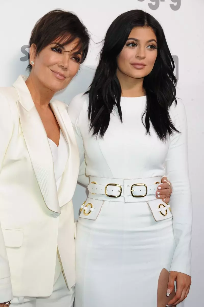 זען טאָפּל! Kylie און Kris Jenner ס בעסטער צווילינג מאָמענץ איבער די יאָרן