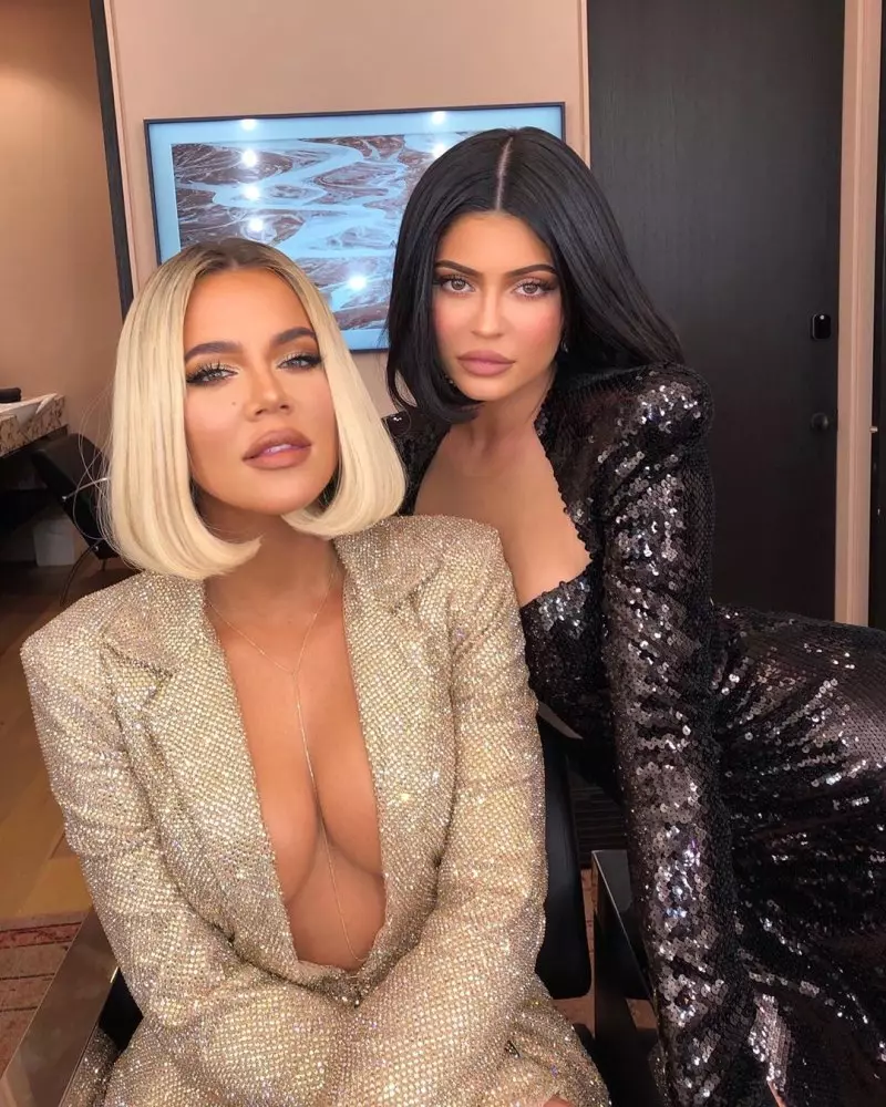 Lahatsoratra nahaterahan'i Khloe Kardashian ho an'i Kylie Jenner