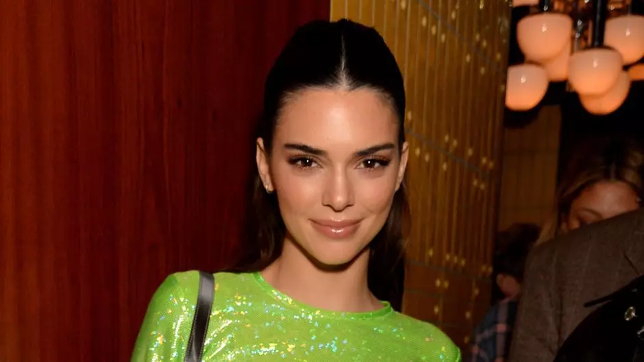 Kendall Jenner gasi glasine o trudnoći sa Devinom Bookerom