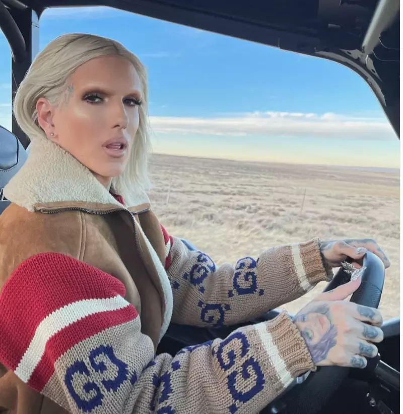 Izithombe zeJeffree Star Wyoming Ranch Tour