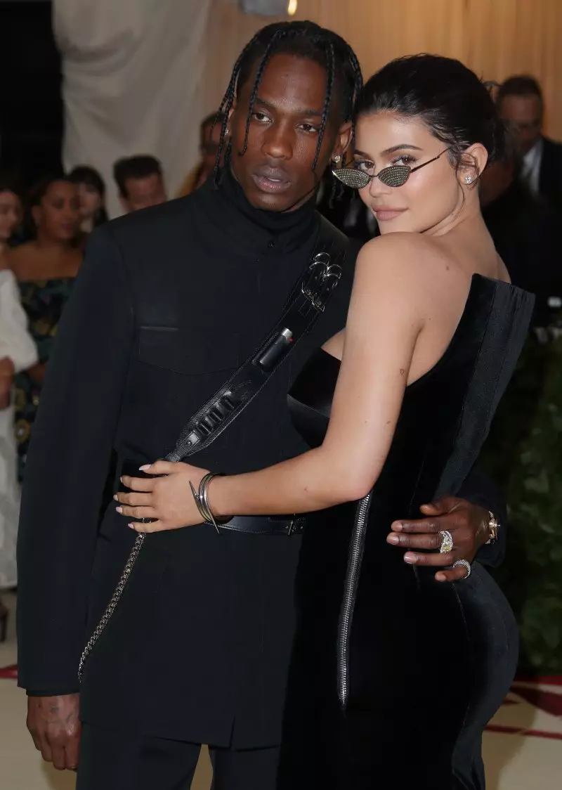 Kylie Jenner Travis Scott은 서로에 대해 인용합니다. 8