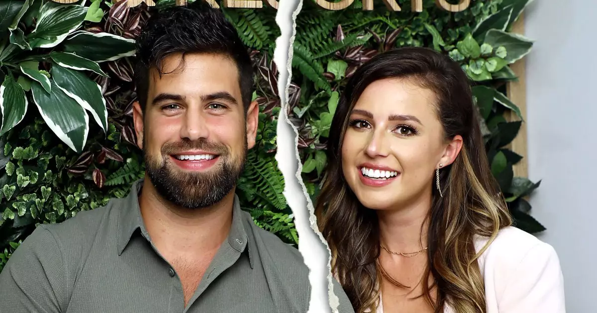 O le Bachelorette Katie Thurston ma Blake Moynes na valavala ina ua uma ona fa'aipoipo