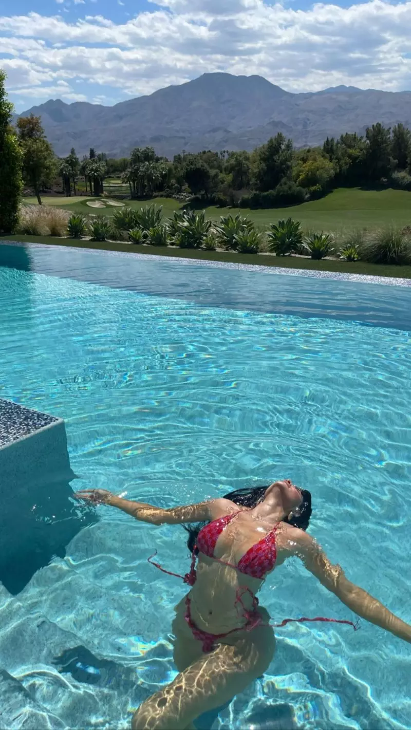 Kardashians älskar att spendera tid på Kris Jenners $12 miljoner Palm Springs Home