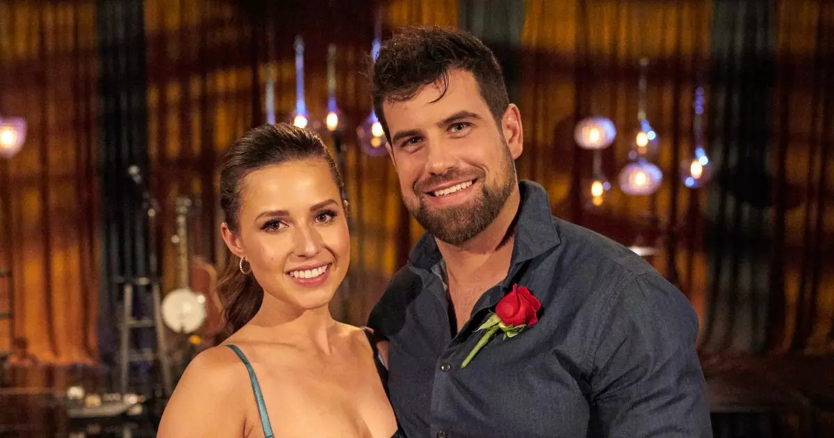 O Blake Moynes a Bachelorette's Net Worth: Galuega, Pule o Meaola