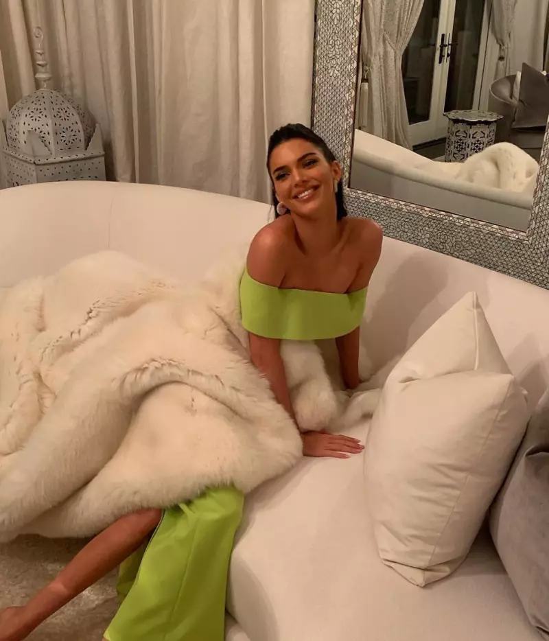 Kendall Jenner na sobě zelené fotky