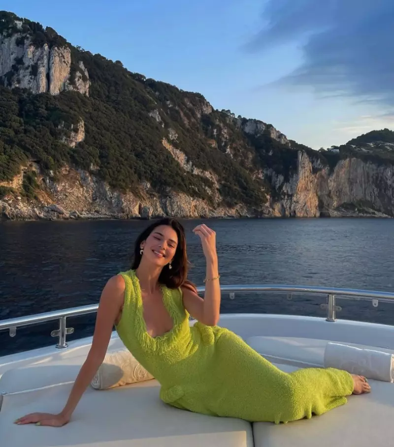 Kendall Jenner Nganggo Foto Ijo