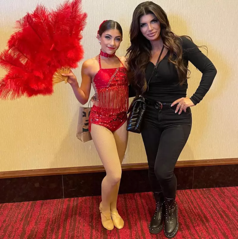 Teresa Giudice ndi Mwana wamkazi Wowoneka Wofanana Audriana