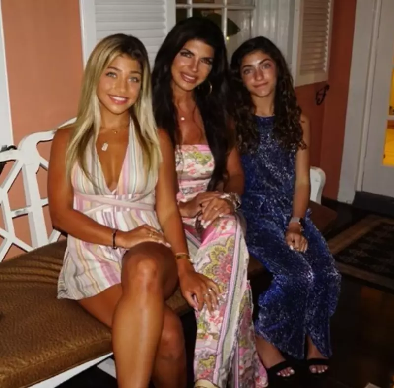 Teresa Giudice a Merch Edrych-Alike Audriana