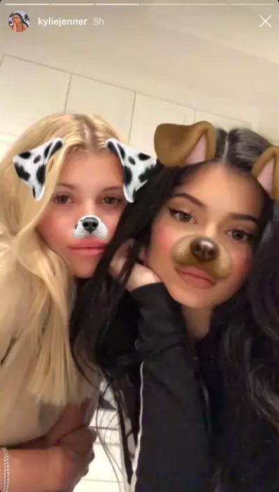 Sina Sofia Richie at Kylie Jenner ay gumagamit ng dog filter sa Instagram