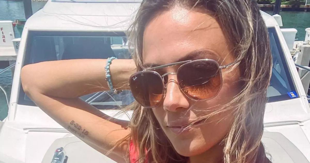 U-Jana Kramer Ususa I-tattoo Yosuku Lomshado No-Ex Mike Caussin