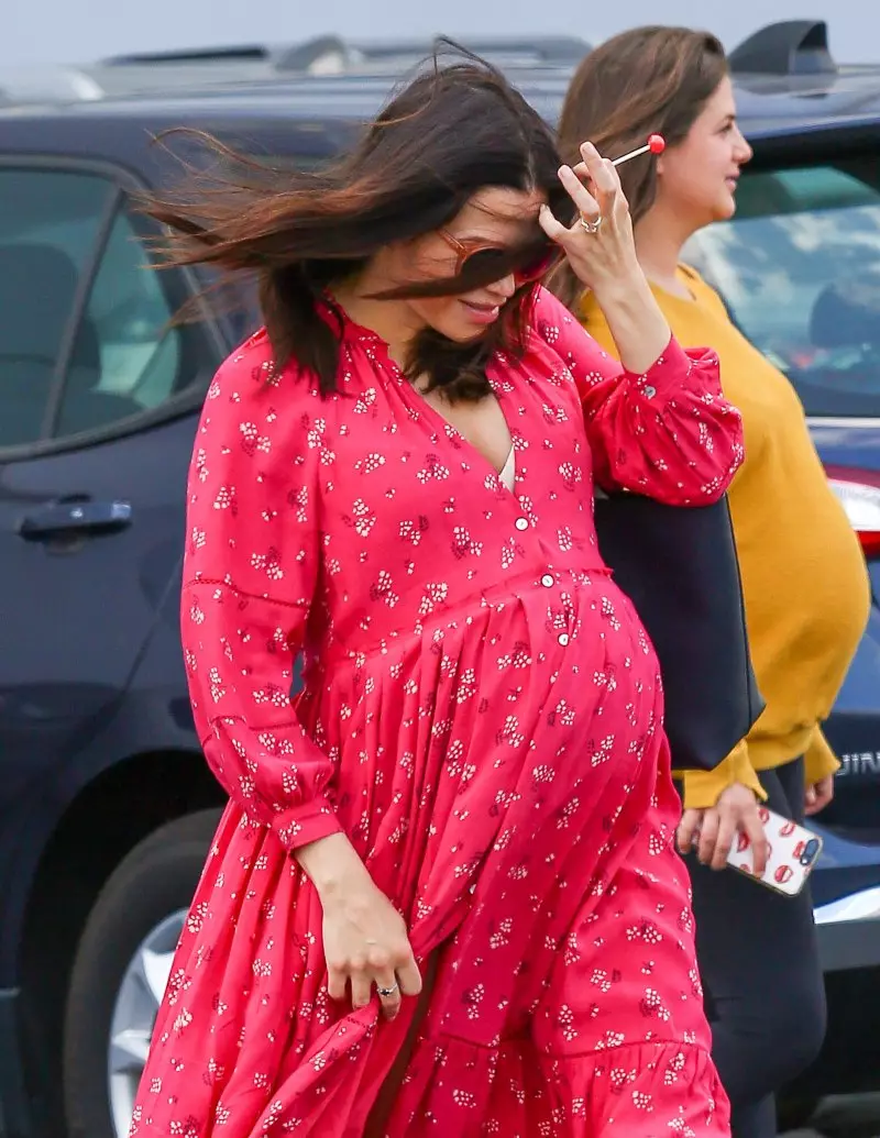 Jenna Dewan fa lluir un cop de nadó amb un vestit rosa